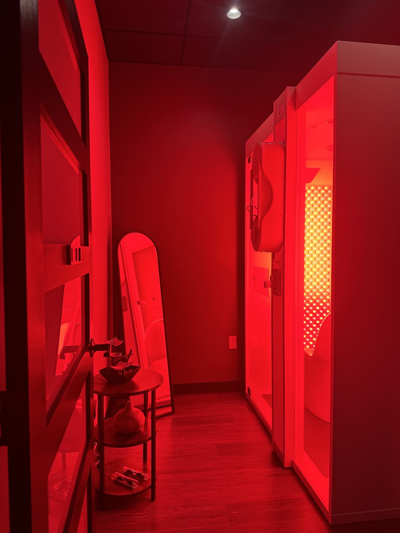 Red Light Therapy VS Cryotherapy: Which is right for you? | bioworX